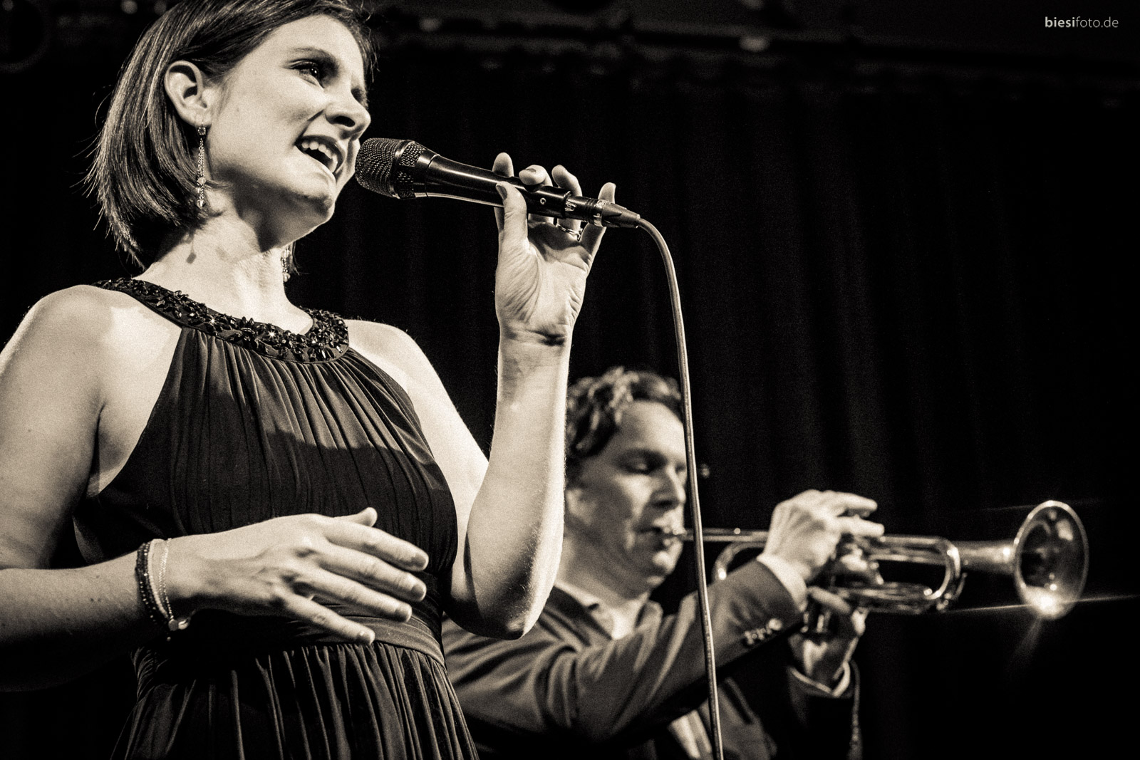 Der weite Raum der Sängerin Barbara Barth - JazzZeitung